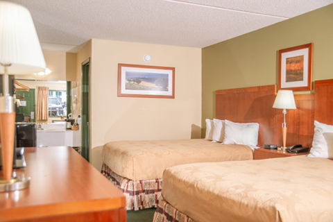 Double & Triple Queen Rooms – Angel Inn near IMAX, Branson